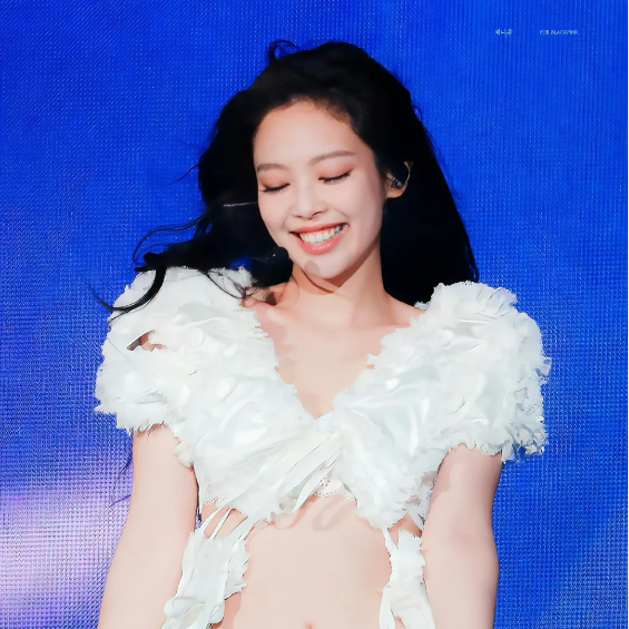 Jennie-Zip AI Voice Model for Free – TopMediai AI Cover Generator